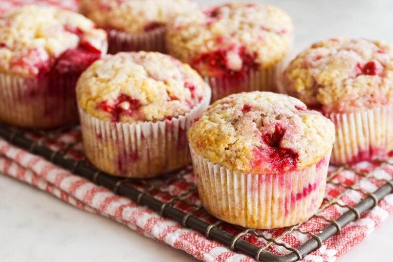 Raspberry Muffins with Streusel - Kidney Kitchen